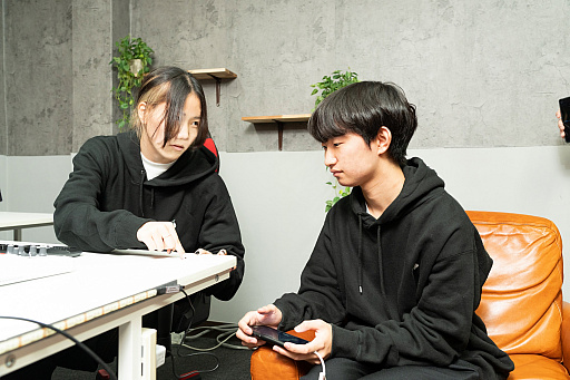 【PR】eスポーツチーム「AXIZ WAVE」に迫る練習密着＆インタビュー。強さの秘訣はメンバー同士の信頼と結束力