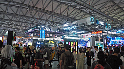 中国のゲームショウ「ChinaJoy 2025」開幕！ イベント規模の堅調な拡大により“TGSと比肩”。真夏のアツアツ上海に740社以上出展[CJ2025]